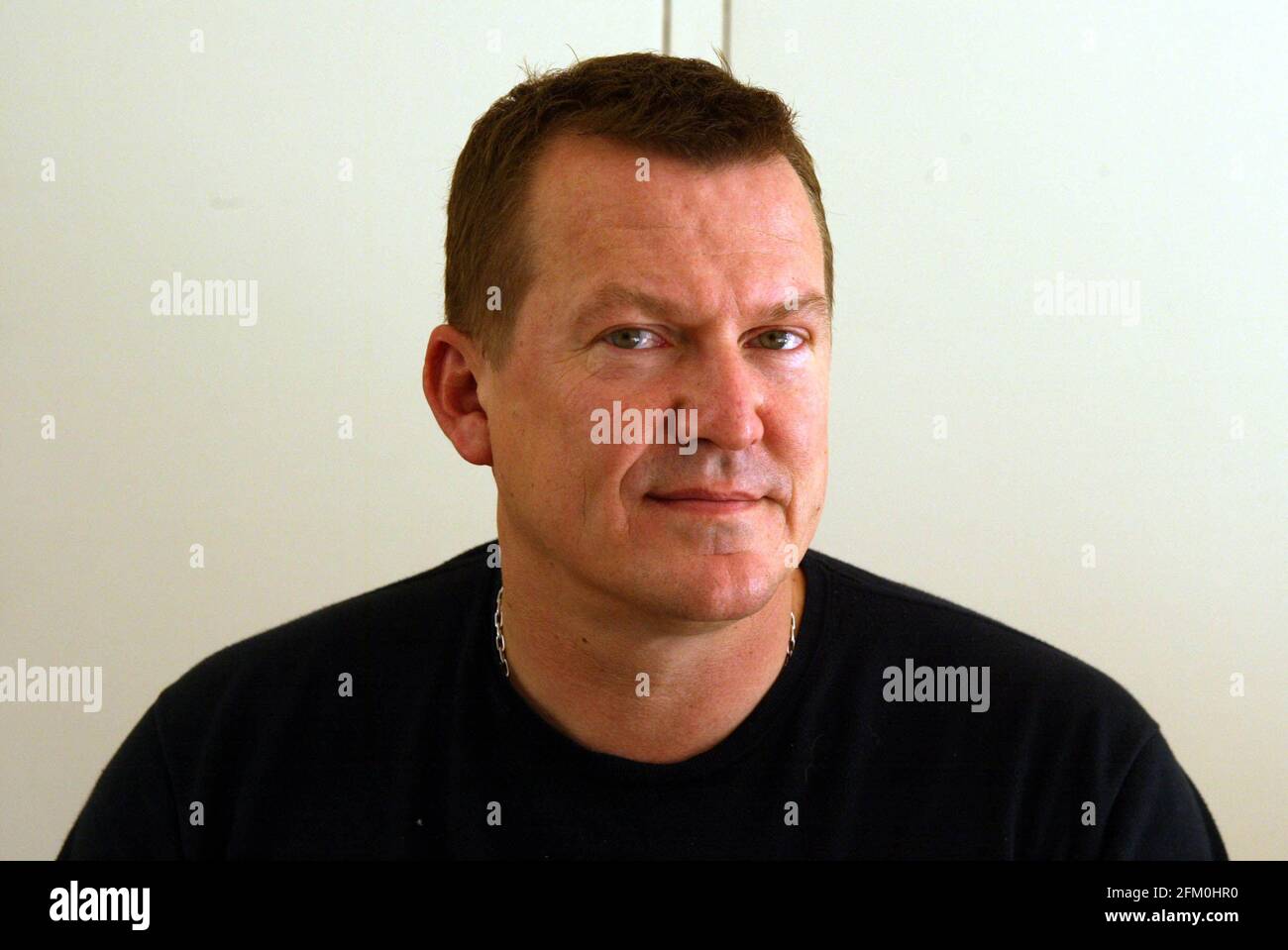 mark wnek at home in NW Londonpic David Sandison 23/9/2004 Stock Photo ...