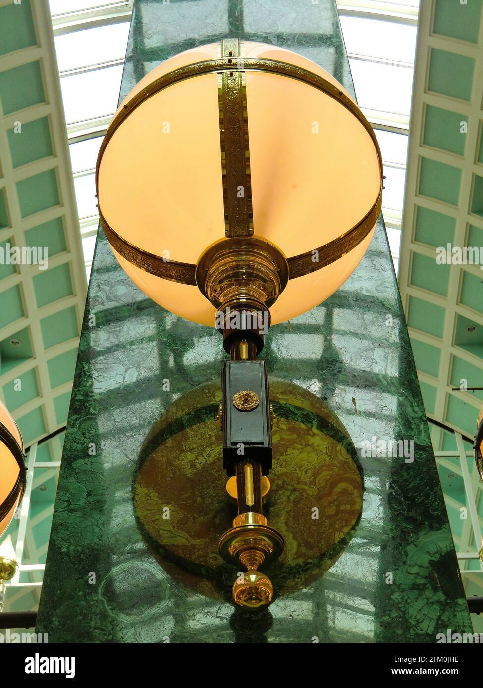 Lapis lazul hi-res stock photography and images - Alamy