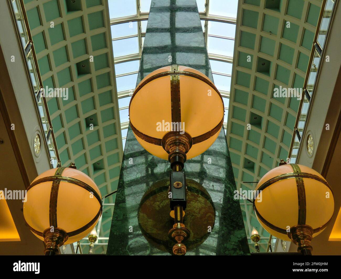 Lapis lazul hi-res stock photography and images - Alamy