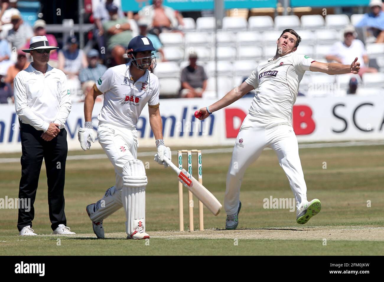 Jamie Overton in bowling action for Somerset during Essex CCC vs ...