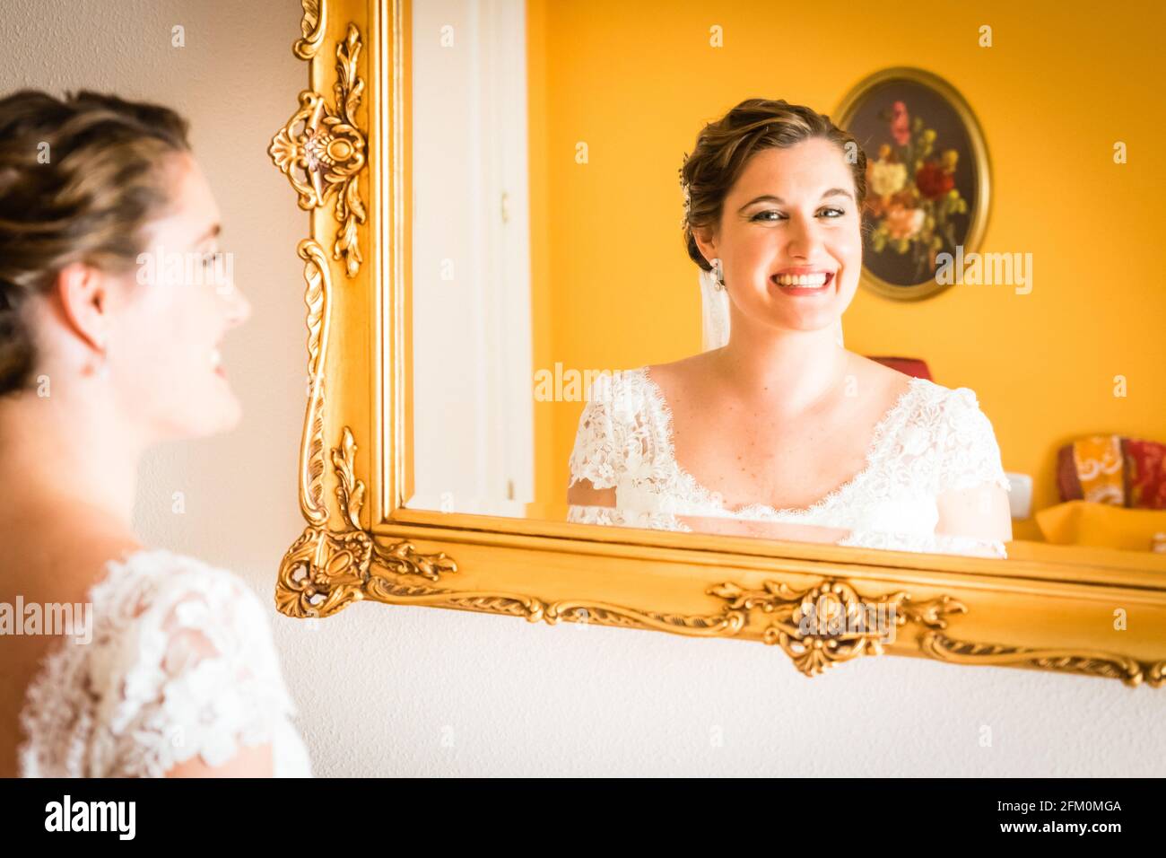 A Bride getting ready on her wedding day Stock Photo - Alamy