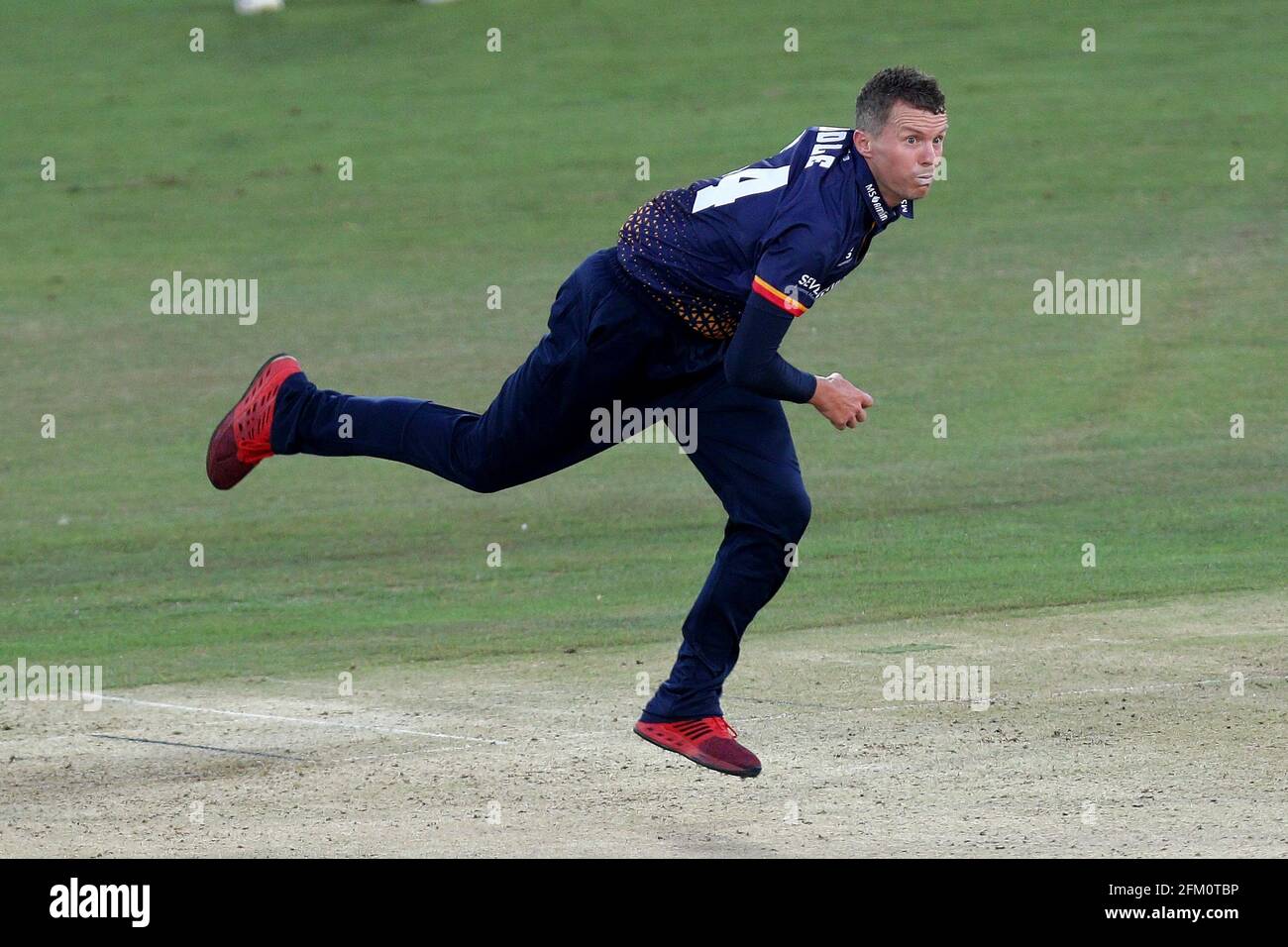 Peter Siddle in bowling action for Essex during Kent Spitfires vs Essex ...