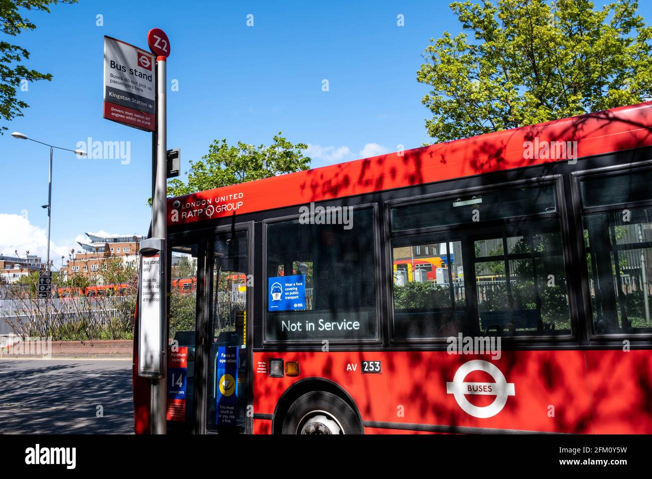 London transport single decker bus hi-res stock photography and images ...