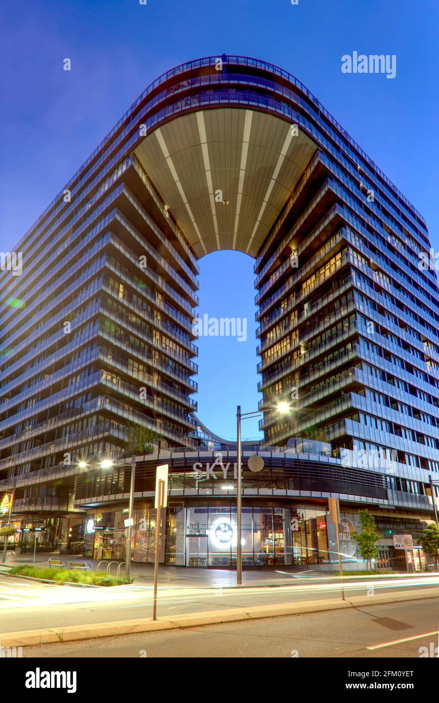 Infinity tower hi-res stock photography and images - Alamy