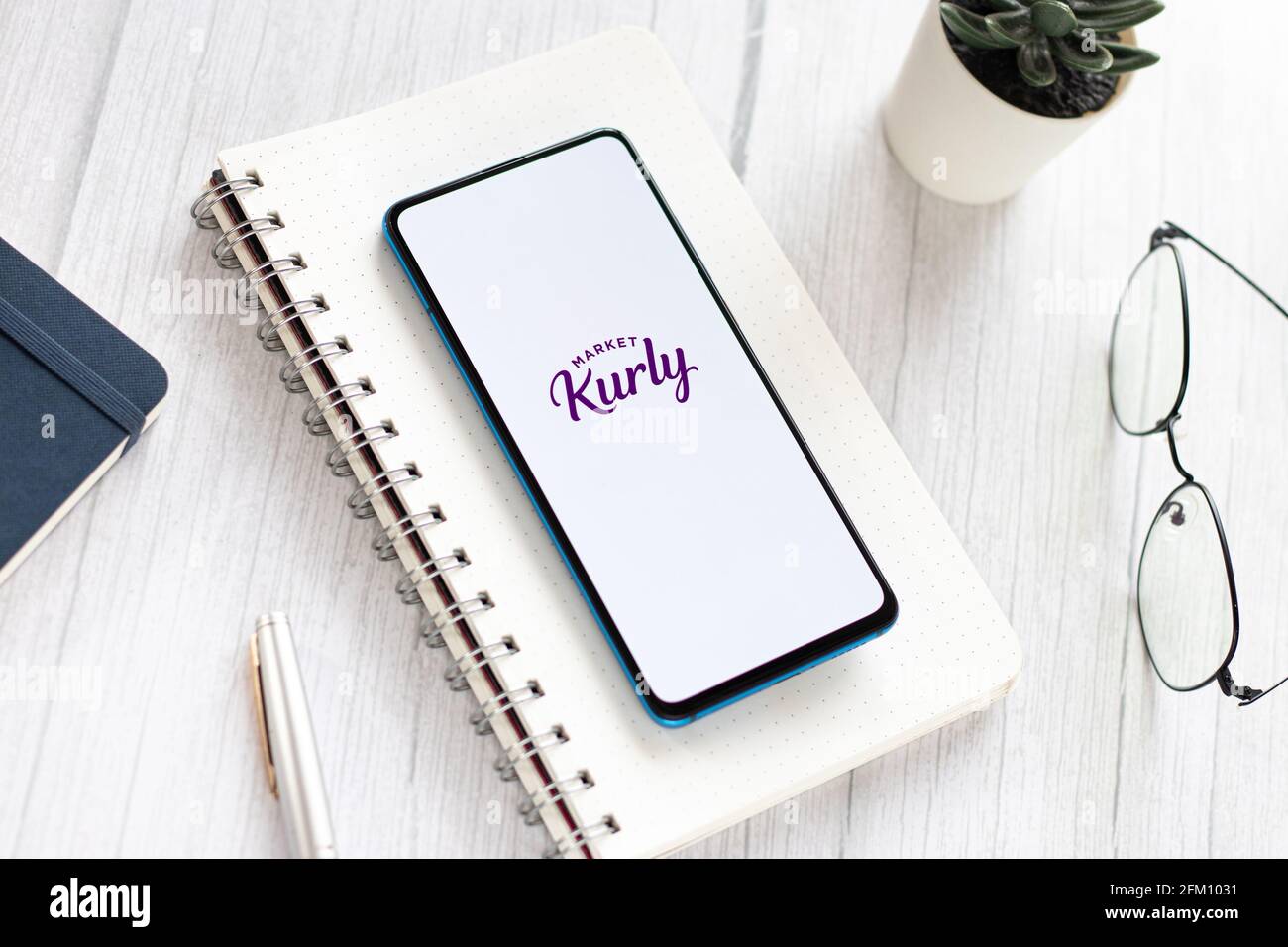Kurly logo hi-res stock photography and images - Alamy