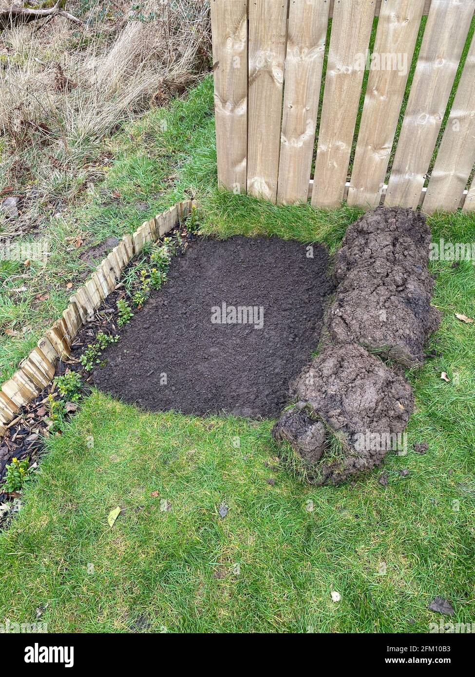 Cut turf spade hi-res stock photography and images - Alamy