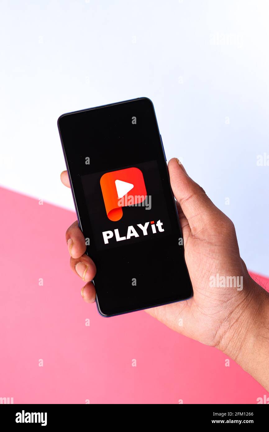 Movie play button app symbol hi-res stock photography and images - Alamy