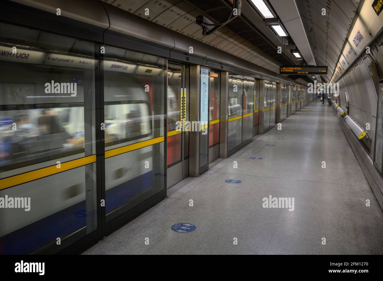 Jubilee line train hi-res stock photography and images - Alamy
