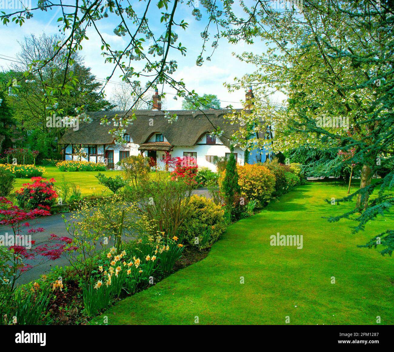 UK, England, country cottage, spring Stock Photo - Alamy
