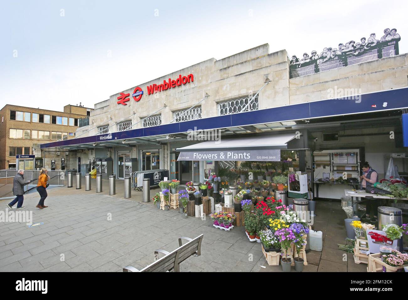 Wimbledon underground station hi-res stock photography and images - Alamy