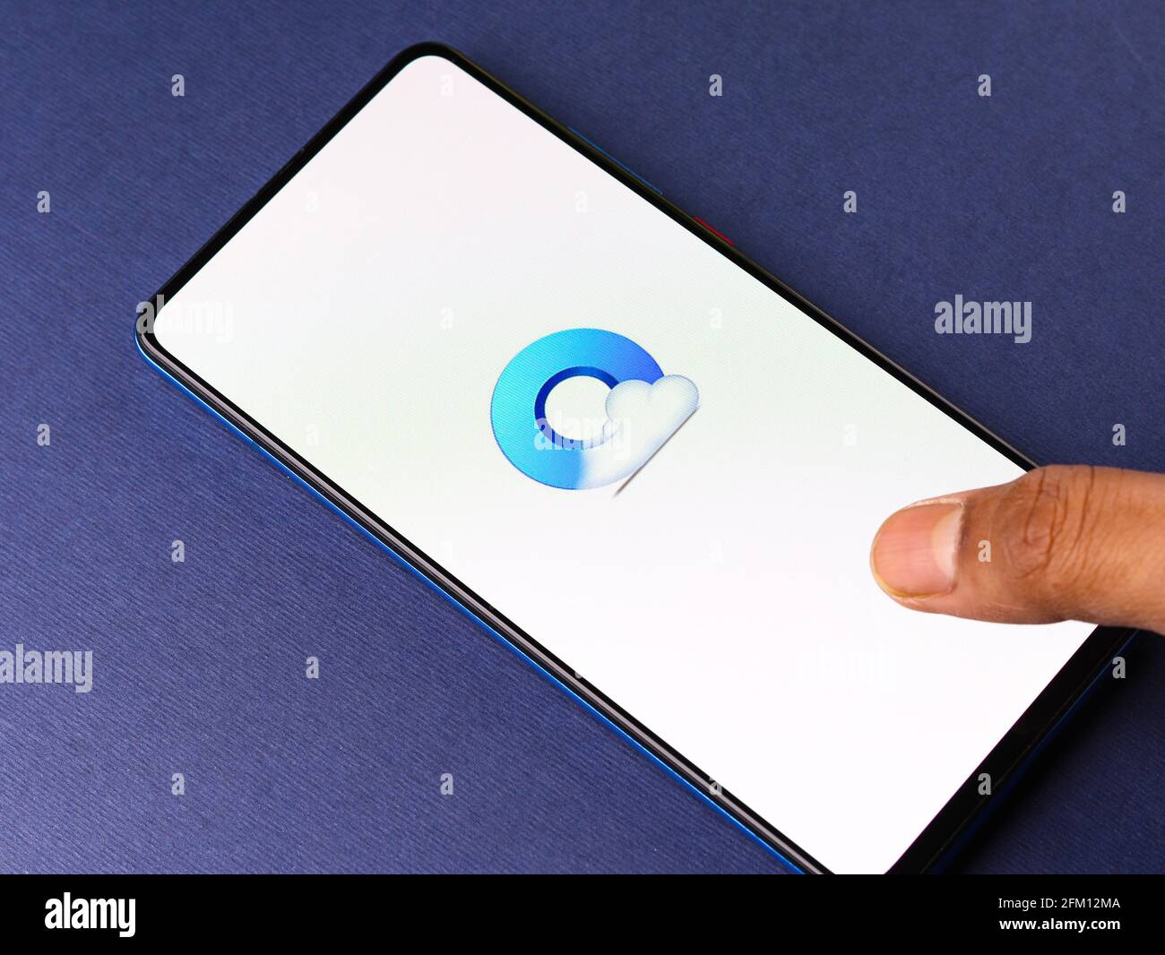 Qq browser logo hi-res stock photography and images - Alamy