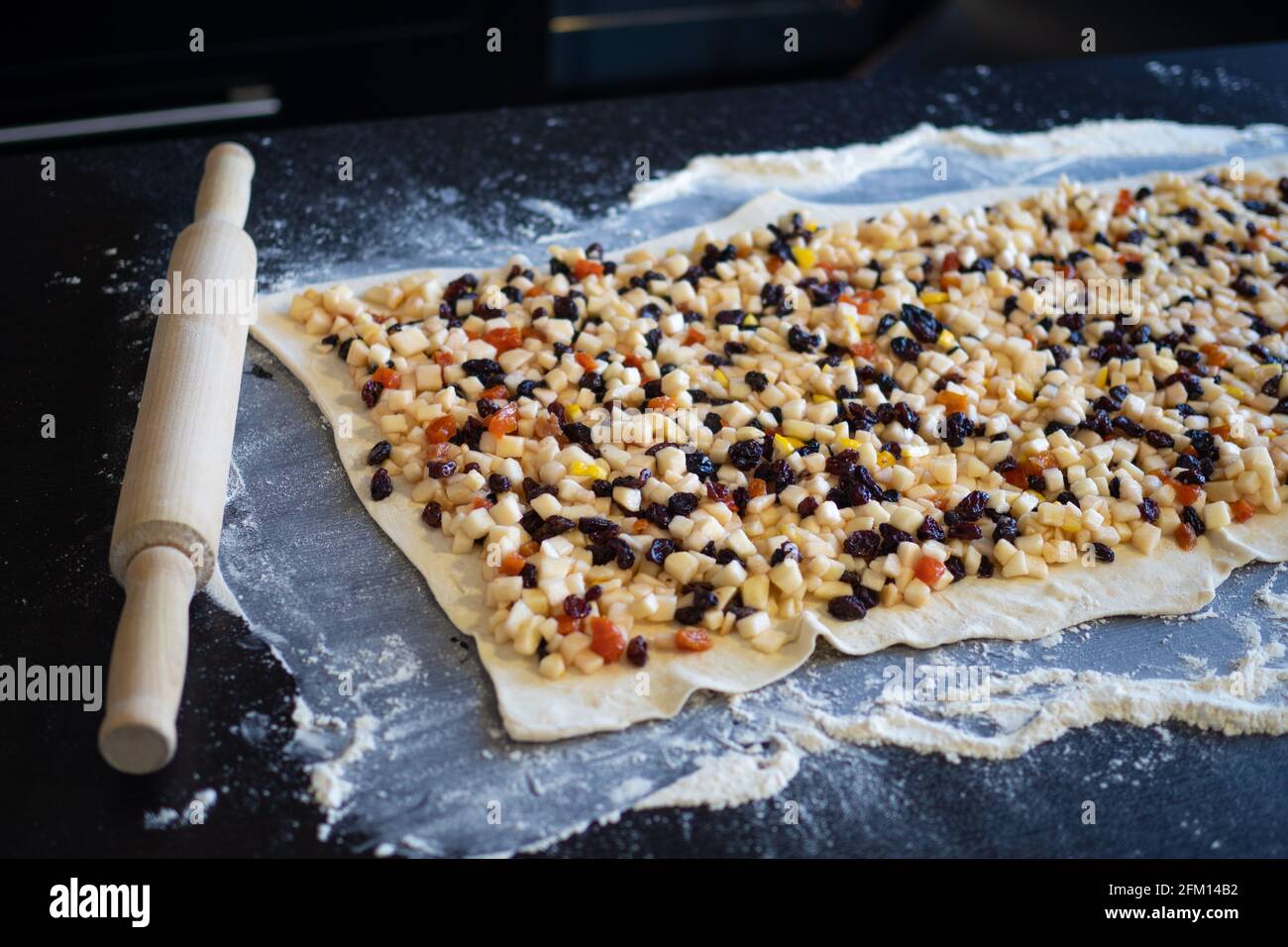 Cake fresh dough sent oven hi-res stock photography and images - Alamy