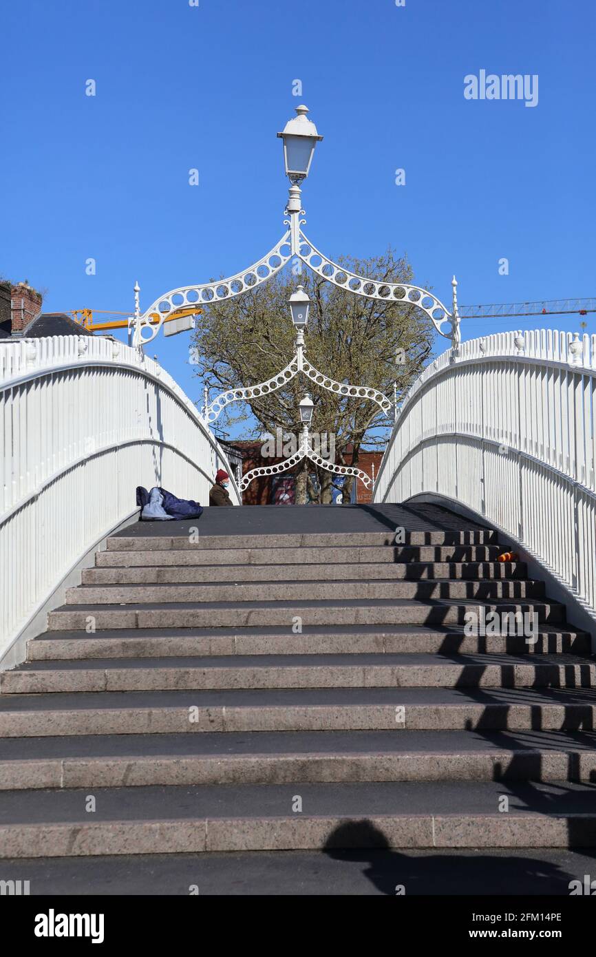 Bridge across river hapenny hi-res stock photography and images - Alamy