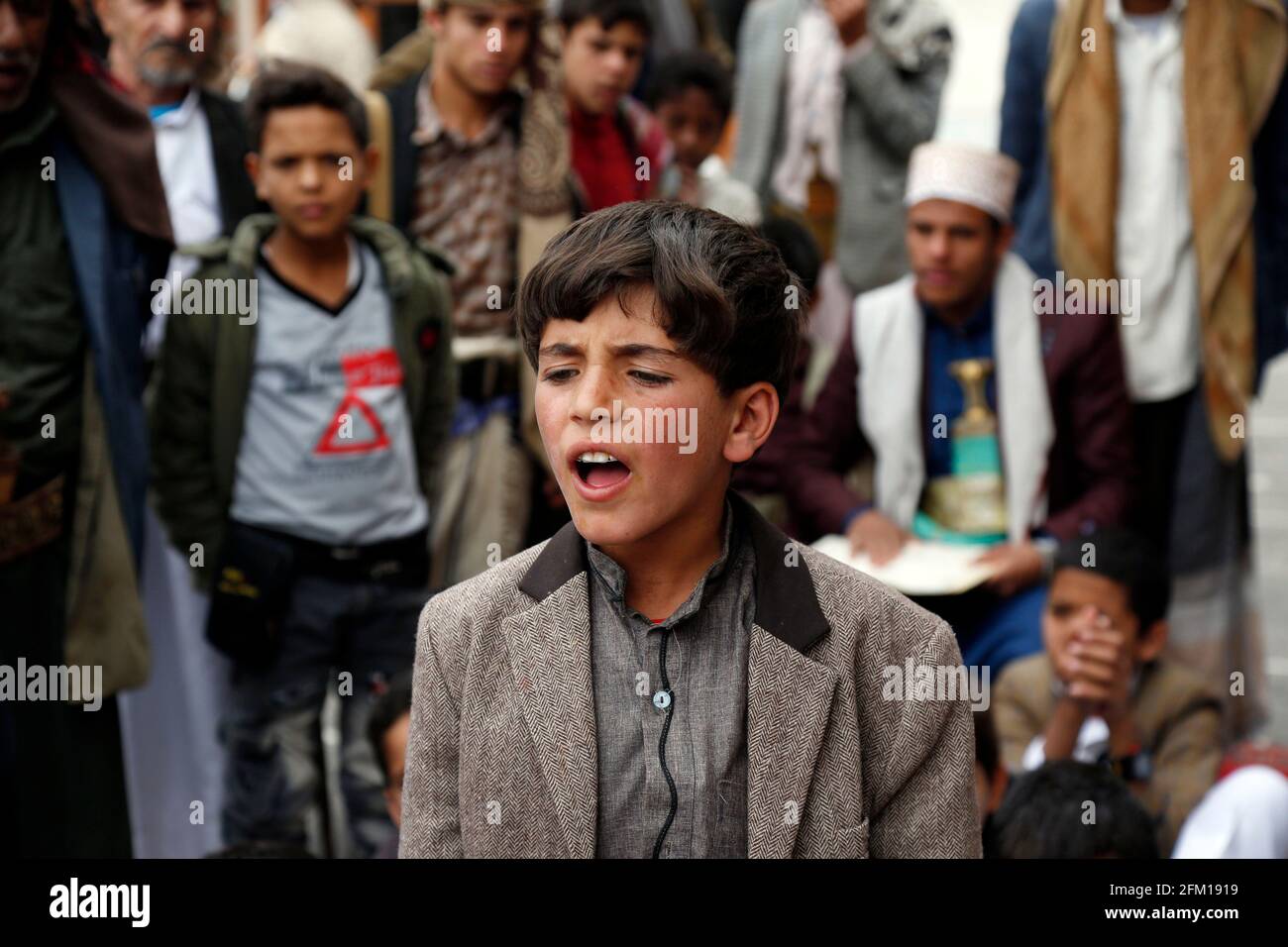 Sanaa, Yemen. 4th May, 2021. Children learn the pronunciation of Arabic ...