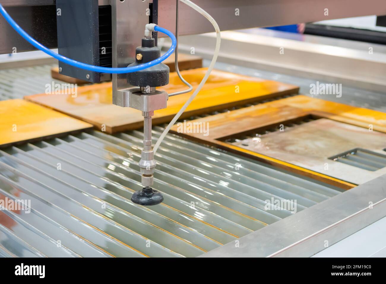 Fast extreme cnc automatic waterjet cutting machine working with sheet ...