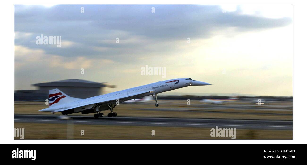 CONCORDE last flight into Heathrowpic David Sandison 24/10/2003 Stock ...