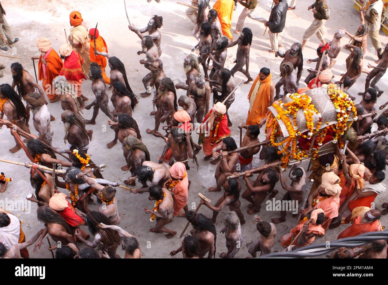 Ritual bathing in the Ganges River India, Uttarakhand, Haridwar, Kumbh ...