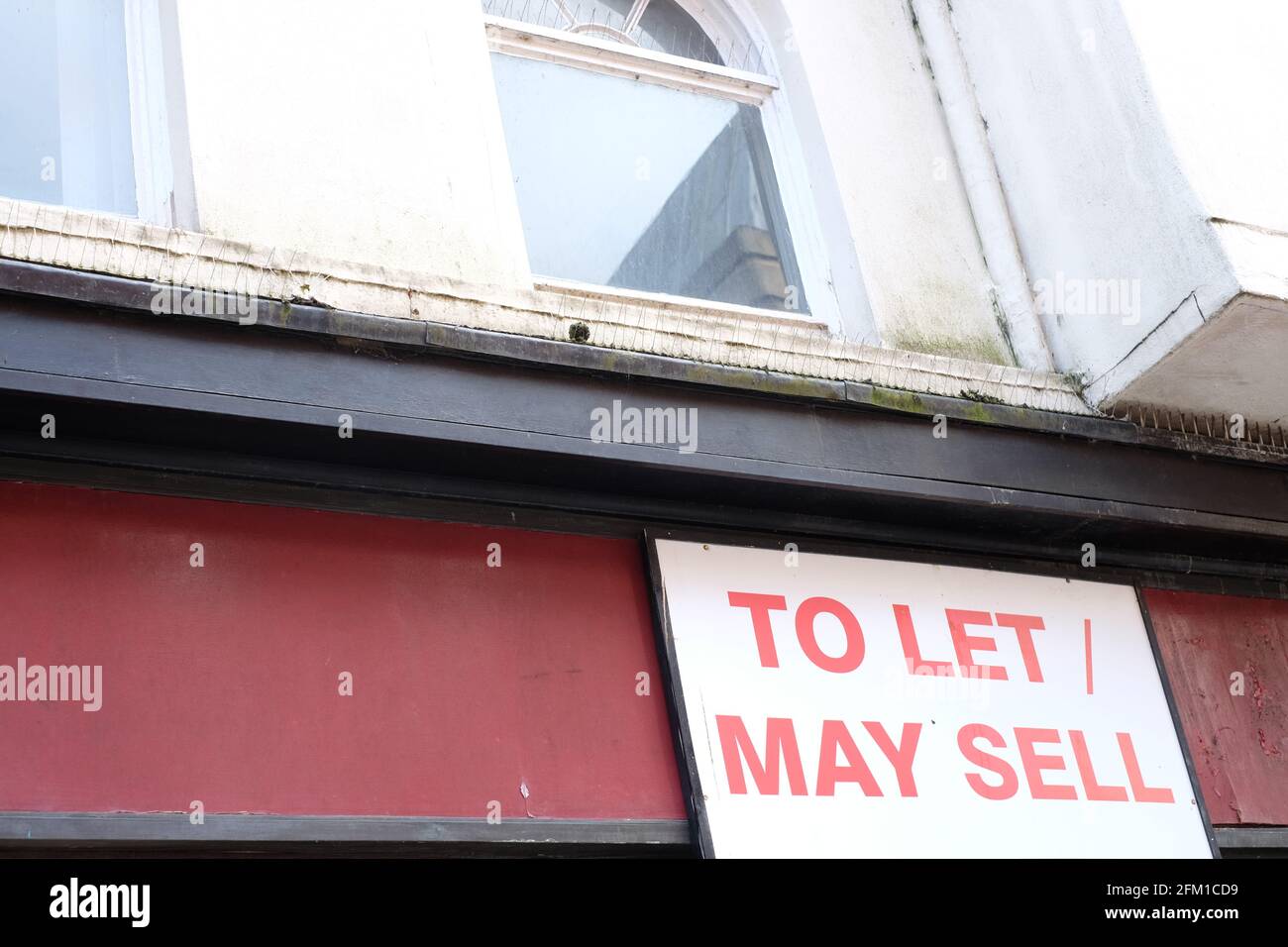 Building with to let / may sell sign owner looking for a property deal ...