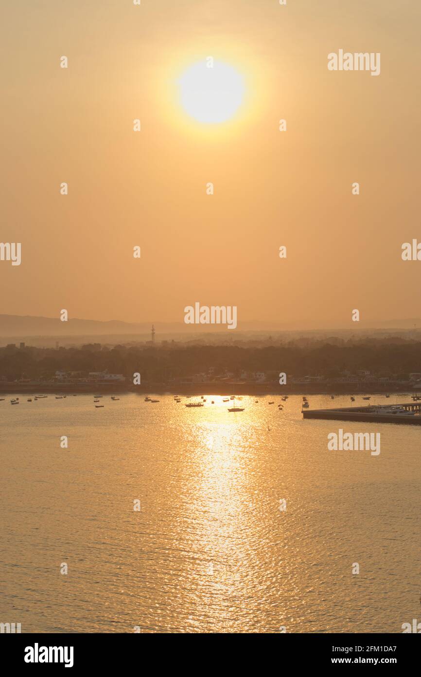 Sunset acapulco hi-res stock photography and images - Alamy