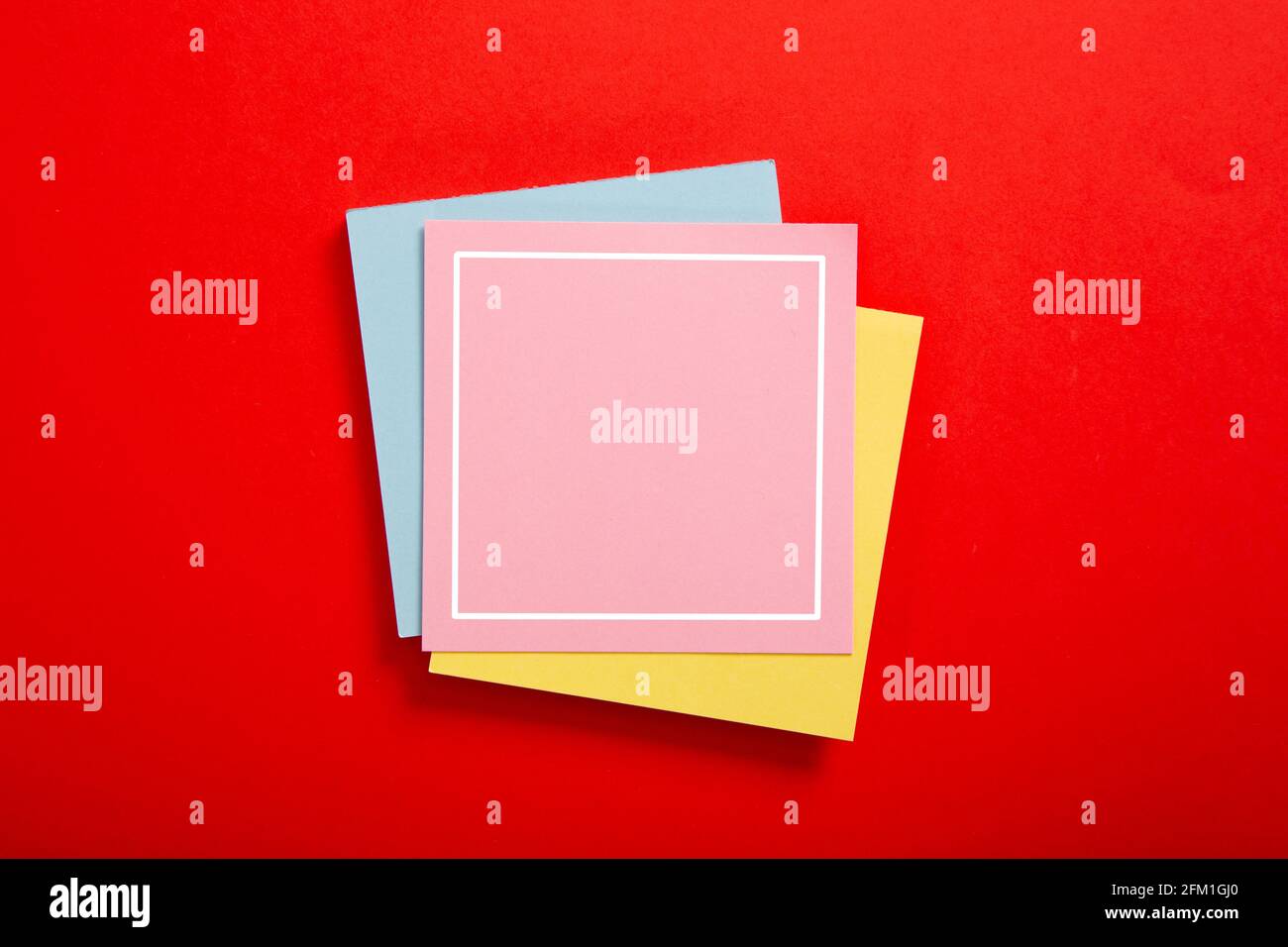 Red sticky note hi-res stock photography and images - Alamy