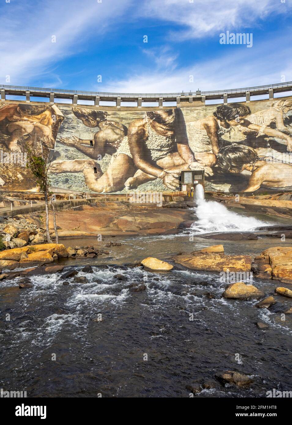 Wellington Dam world's largest dam wall mural painted by Guido Van ...