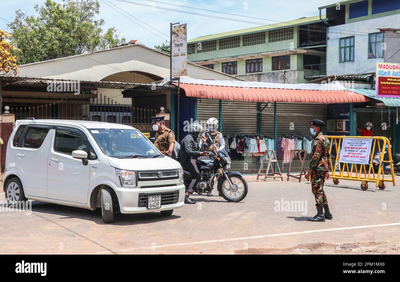 Sri lankan police hi-res stock photography and images - Alamy