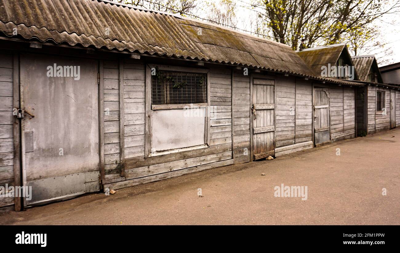 Old storage buildings hi-res stock photography and images - Alamy
