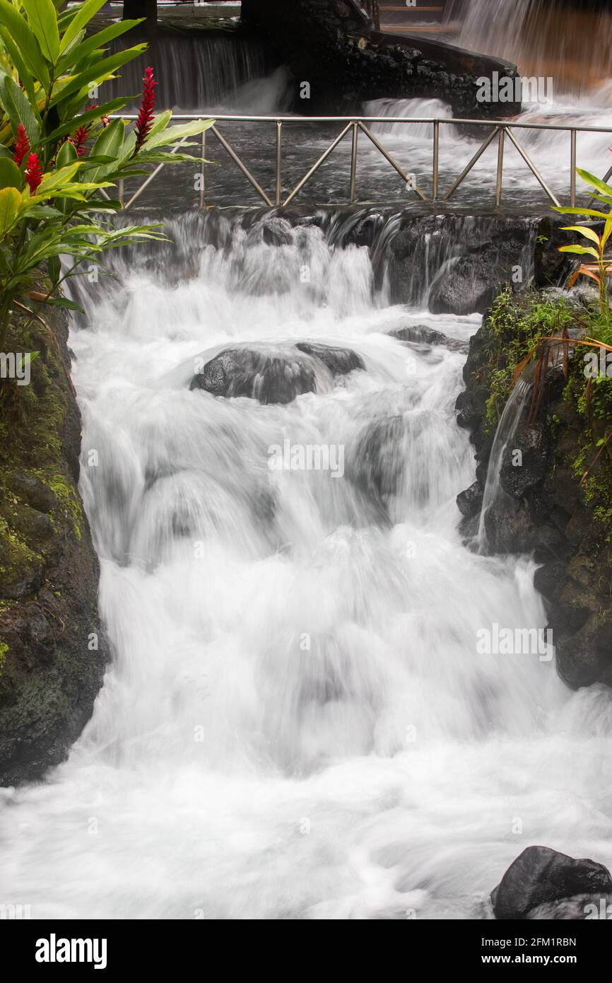 Thermal-water pools and non-pumped (free-flowing) hot spring rivers at ...