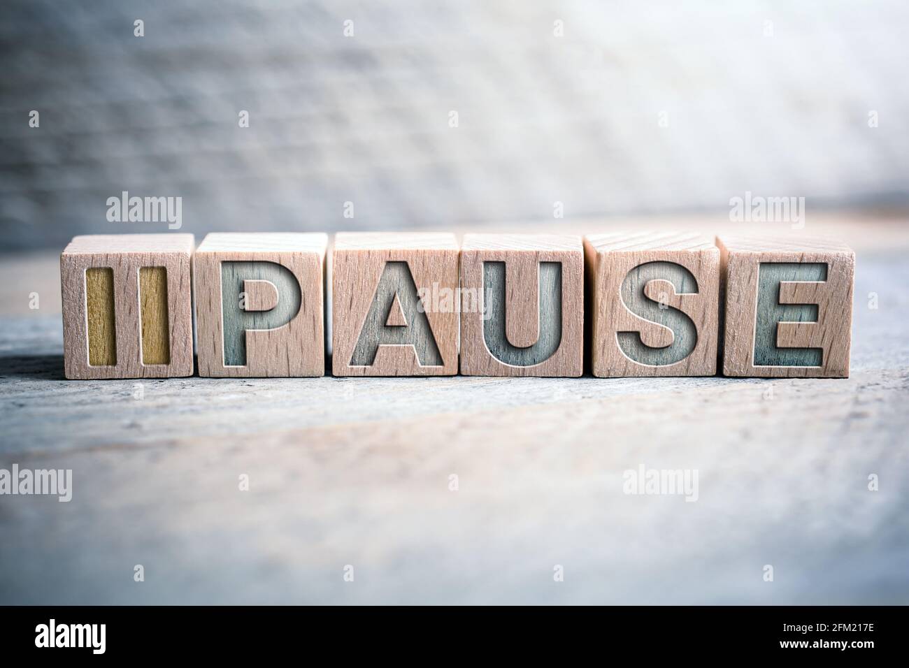 Rewind symbol hi-res stock photography and images - Alamy