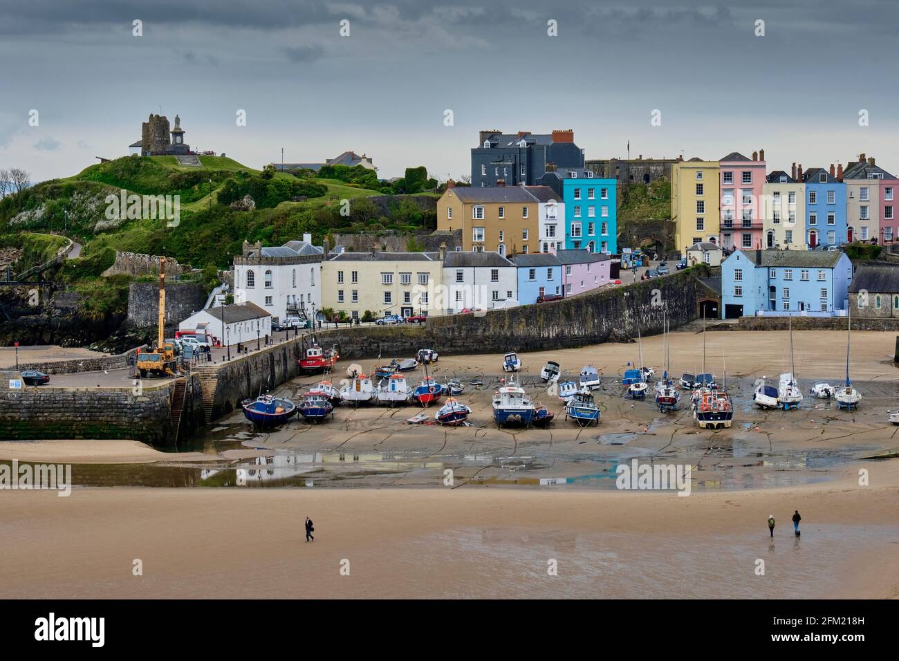 Tenby quay hill hi-res stock photography and images - Alamy