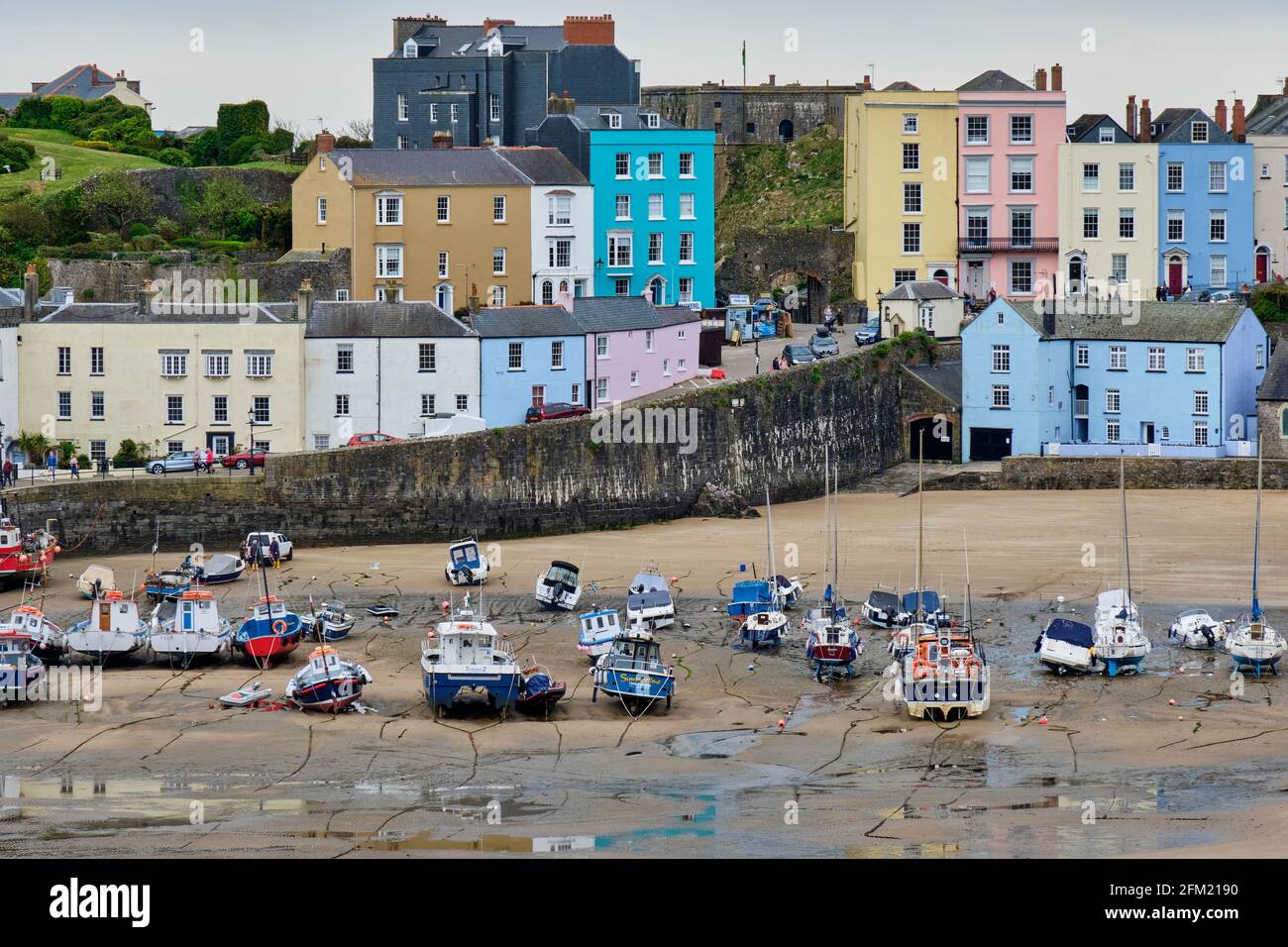 Tenby quay hill hi-res stock photography and images - Alamy