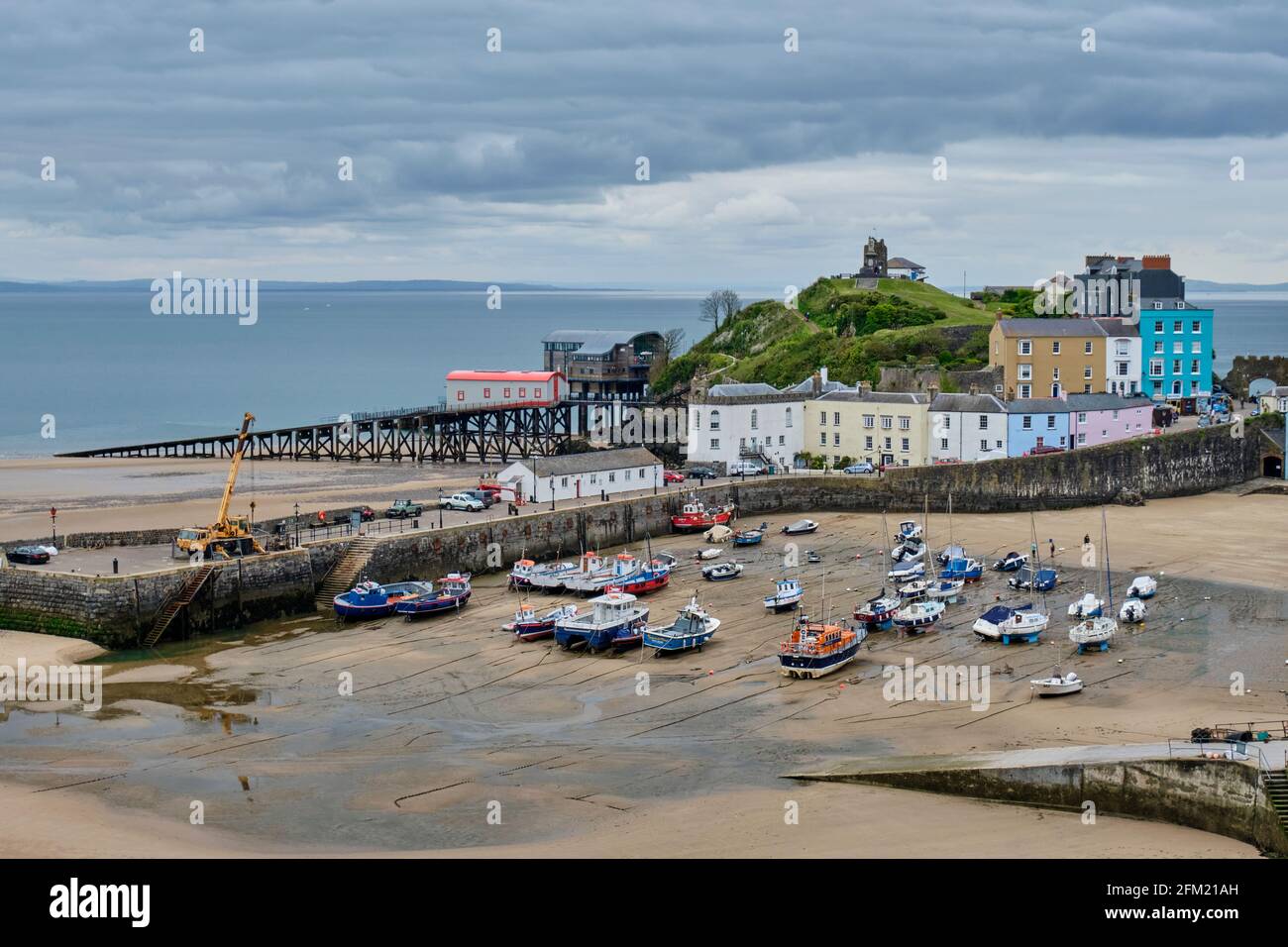 Tenby quay hill hi-res stock photography and images - Alamy