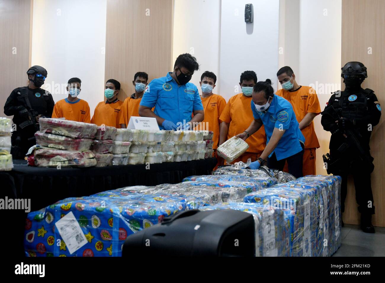 International narcotics networks hi-res stock photography and images ...