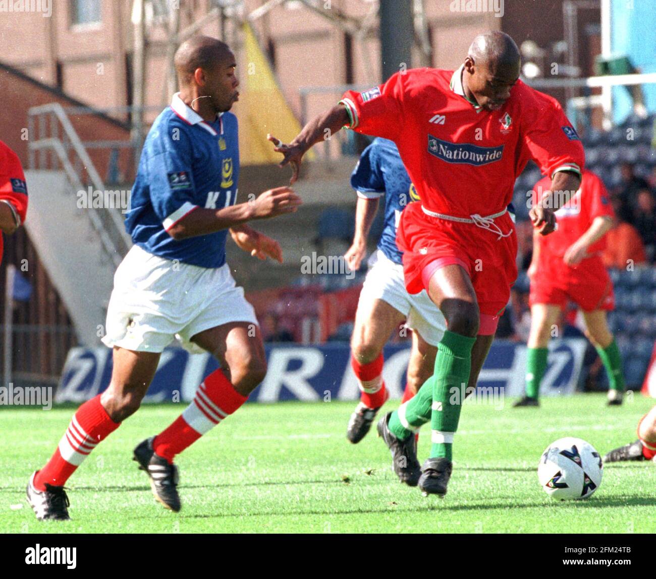 PORTSMOUTH V SWINDON SWINDONS IFEM ONUORA GOES PAT FITZROY SIMPSON. PIC ...