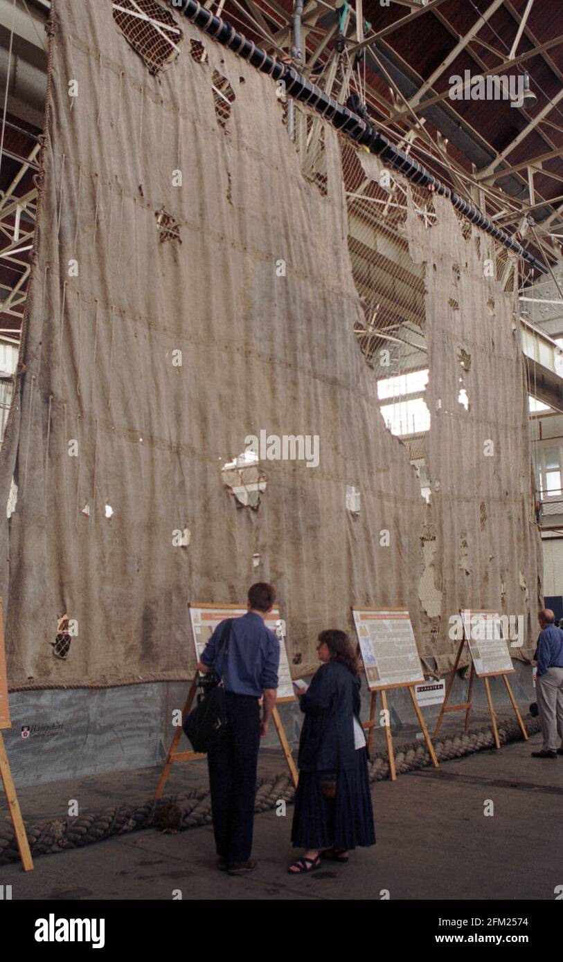 HMS VICTORY'S ORIGINAL FORE-TOPSAIL IS HOISTED FOR THE FIRST TIME SINCE ...