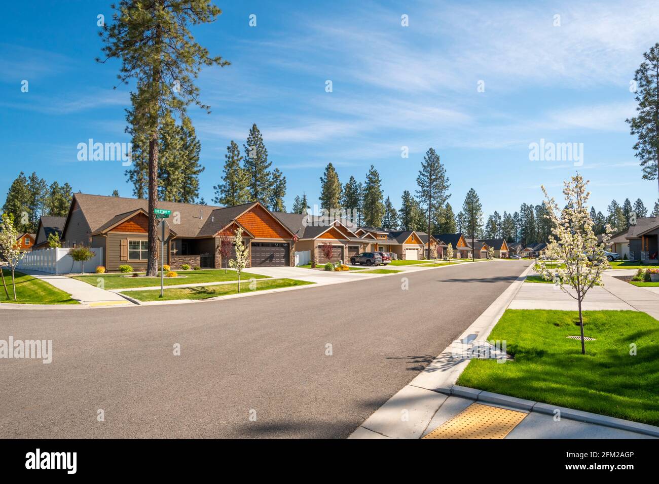 Typical american neighborhood street hi-res stock photography and ...