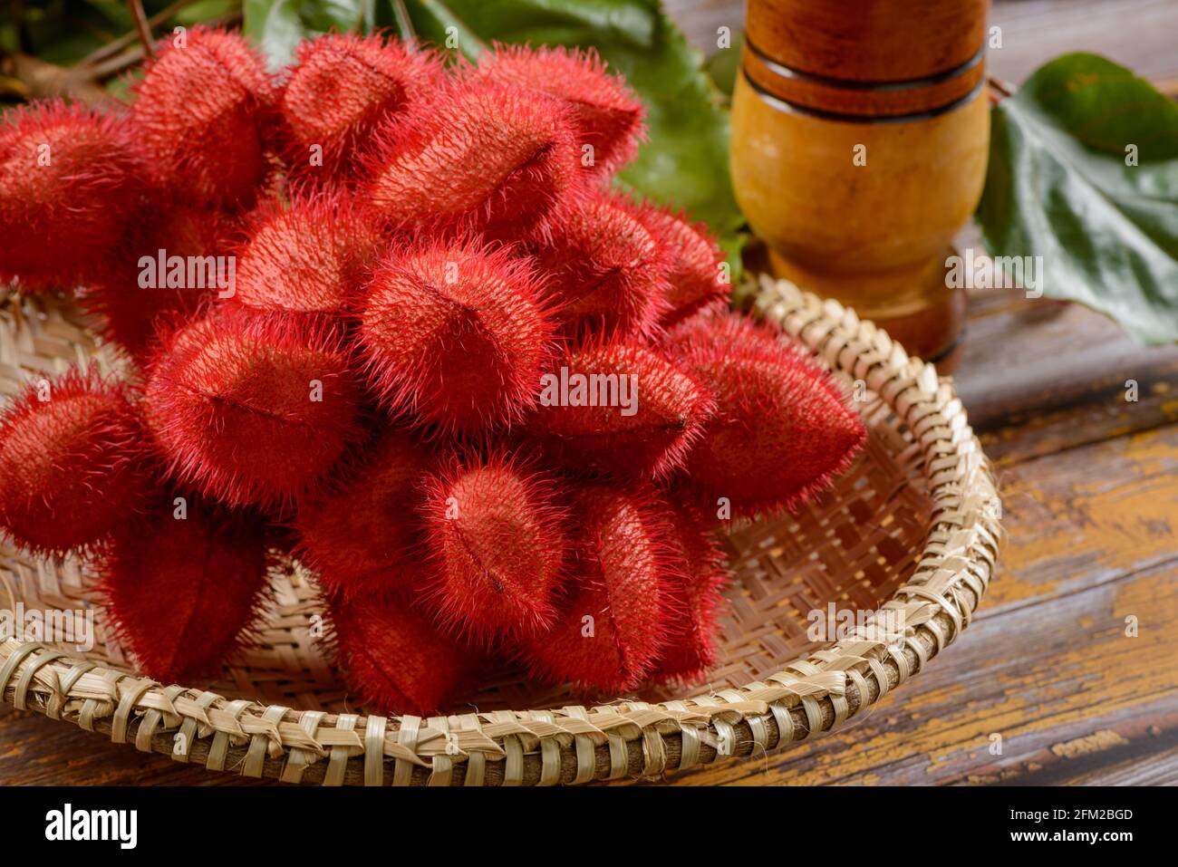 Straw sieve hi-res stock photography and images - Alamy