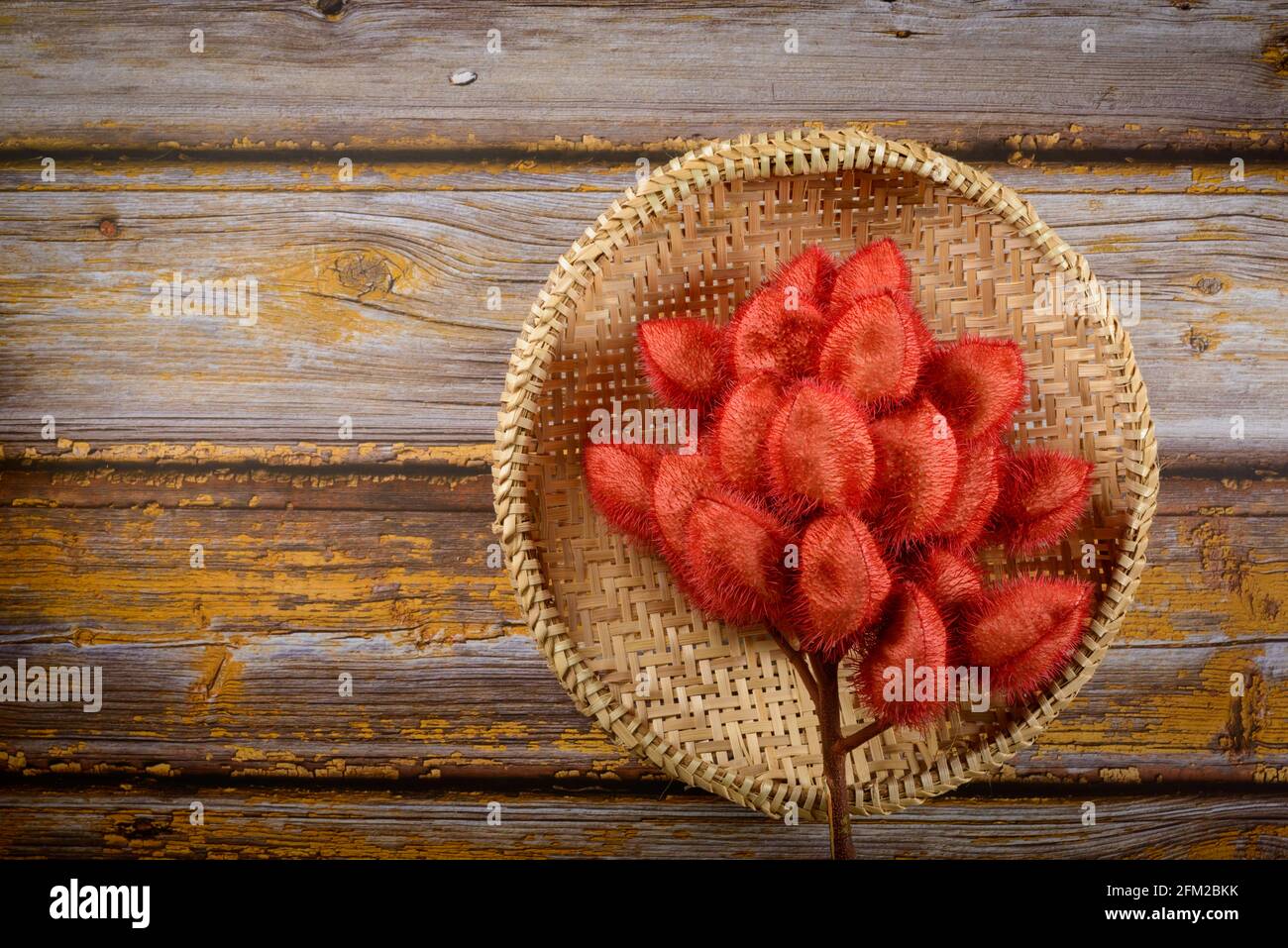 Straw sieve hi-res stock photography and images - Alamy