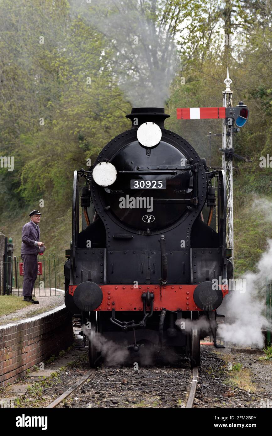 Schools class steam engine hi-res stock photography and images - Alamy