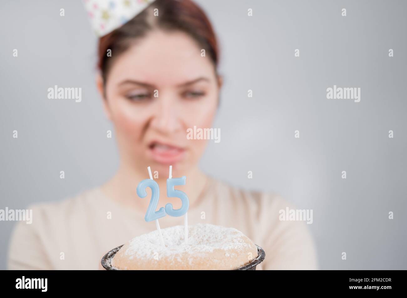 Female birthday cake crying hi-res stock photography and images - Alamy