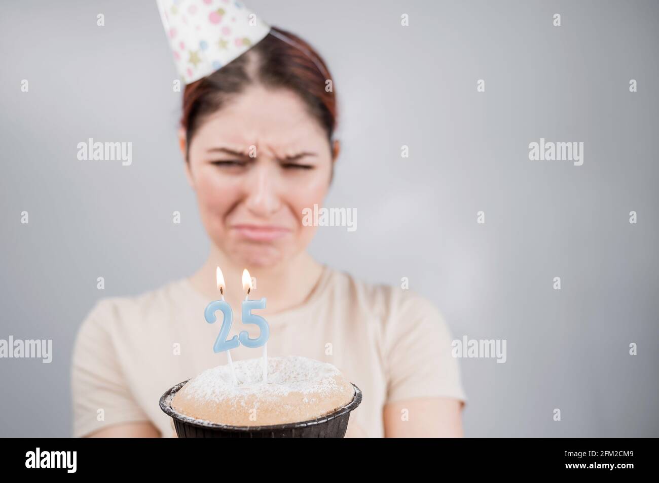 Female birthday cake crying hi-res stock photography and images - Alamy