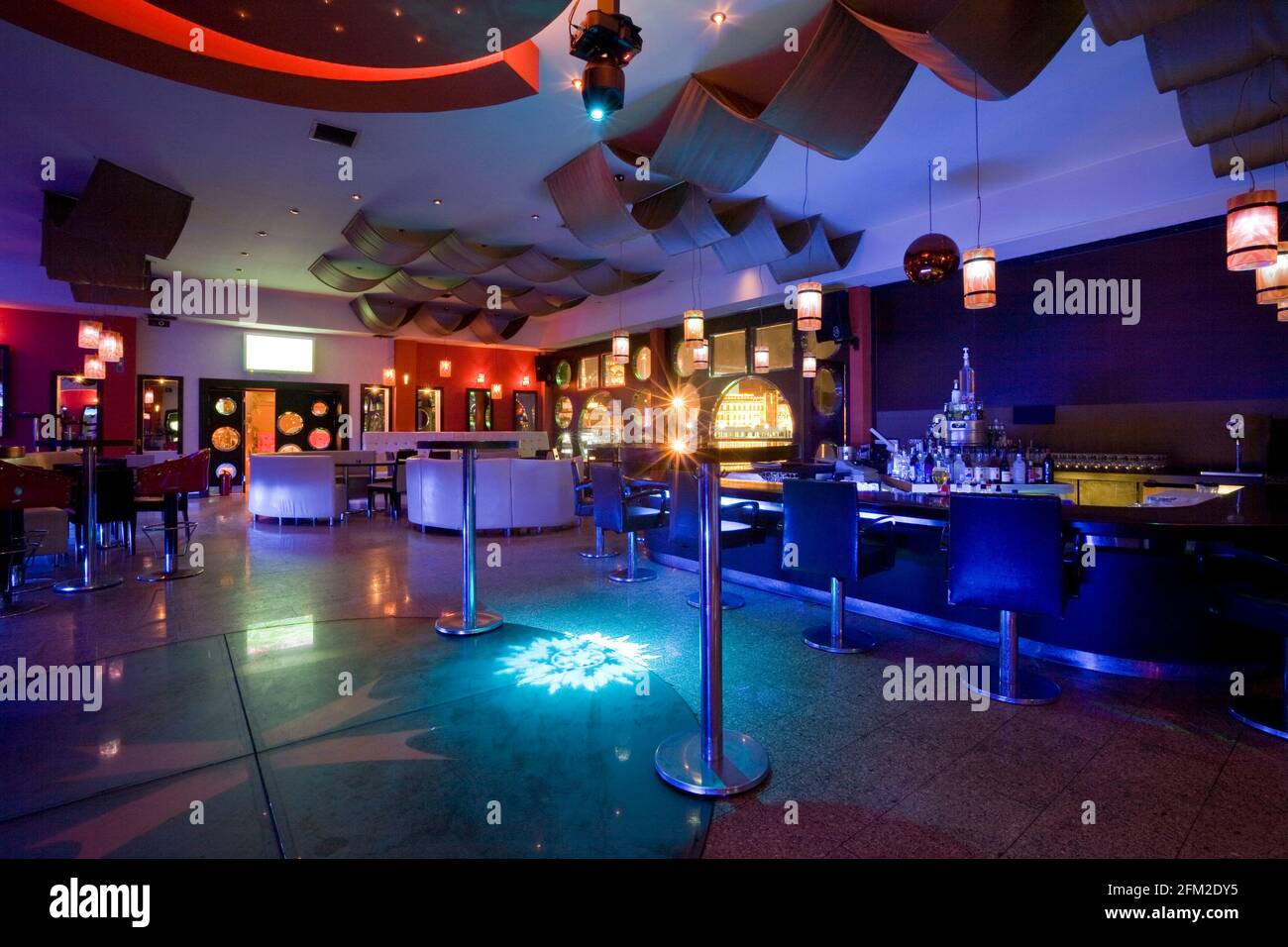 Nightlife club dance istanbul hi-res stock photography and images - Alamy
