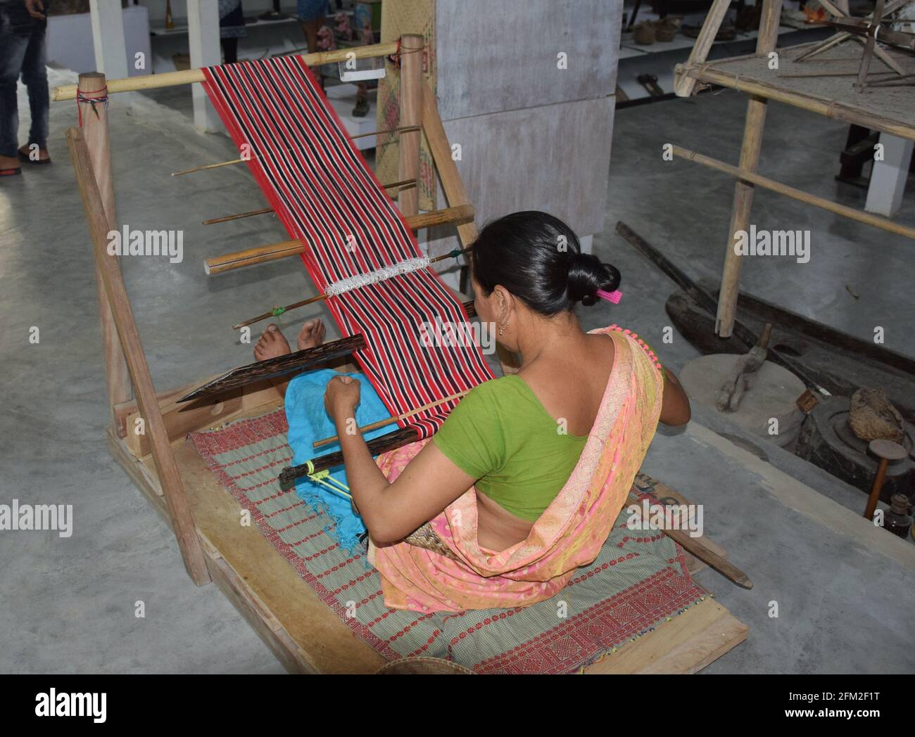 Throw shuttle loom hi-res stock photography and images - Alamy
