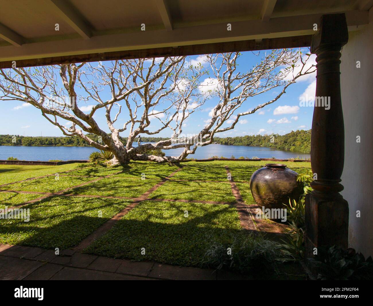 Geoffrey bawa house hi-res stock photography and images - Alamy