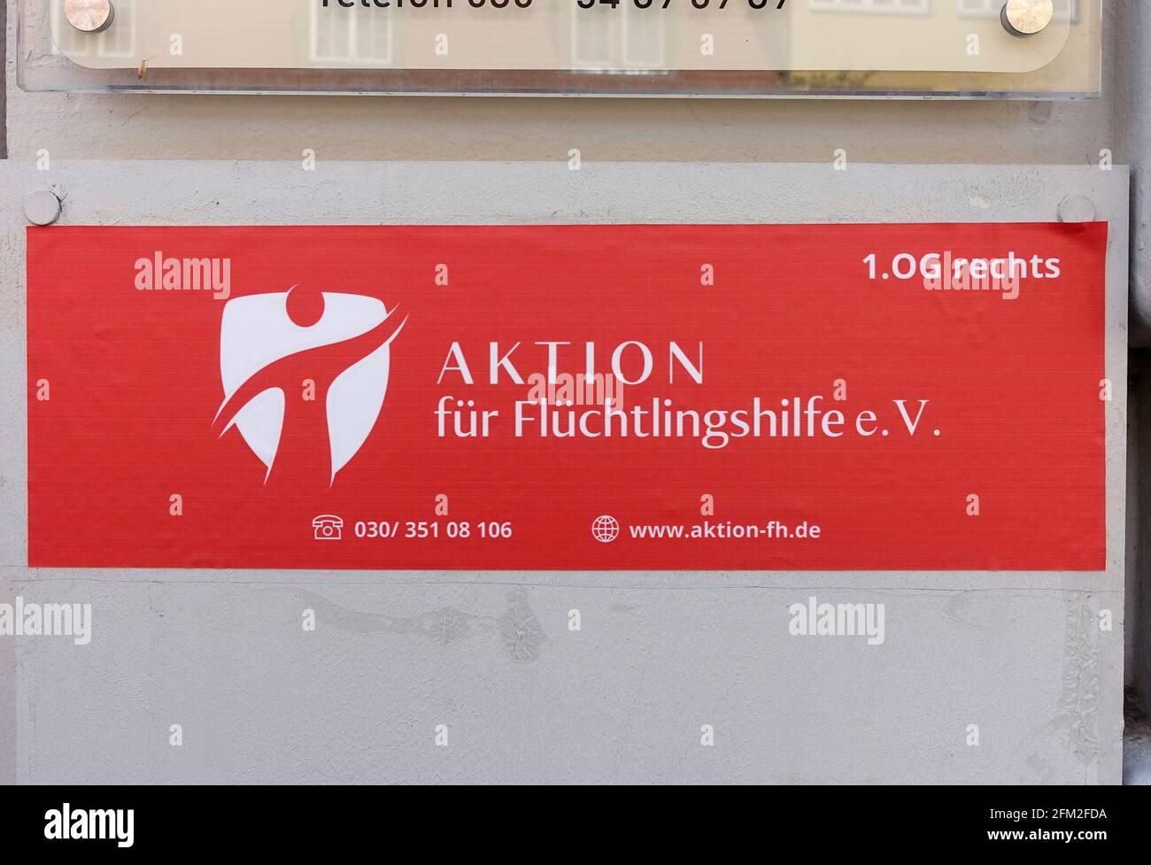 Asylum seeker sign logo hi-res stock photography and images - Alamy