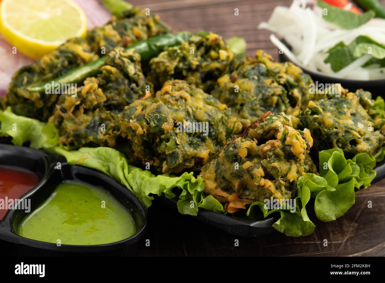 Crispy Indian Chaat Snacks Palak Pakoda Bhajji Chat Or Paalak Pakora ...