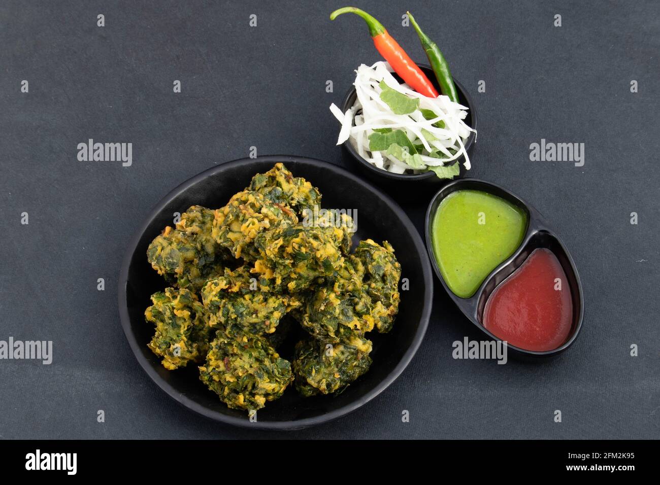 Indian Chaat Snacks Palak Pakoda Bhajji Chat Or Paalak Pakora Bajji ...