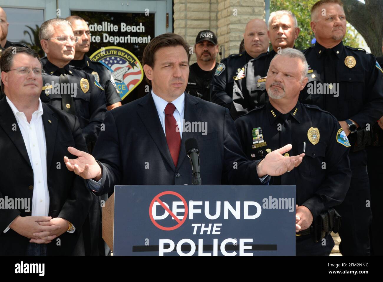 Ron desantis 2021 hi-res stock photography and images - Alamy
