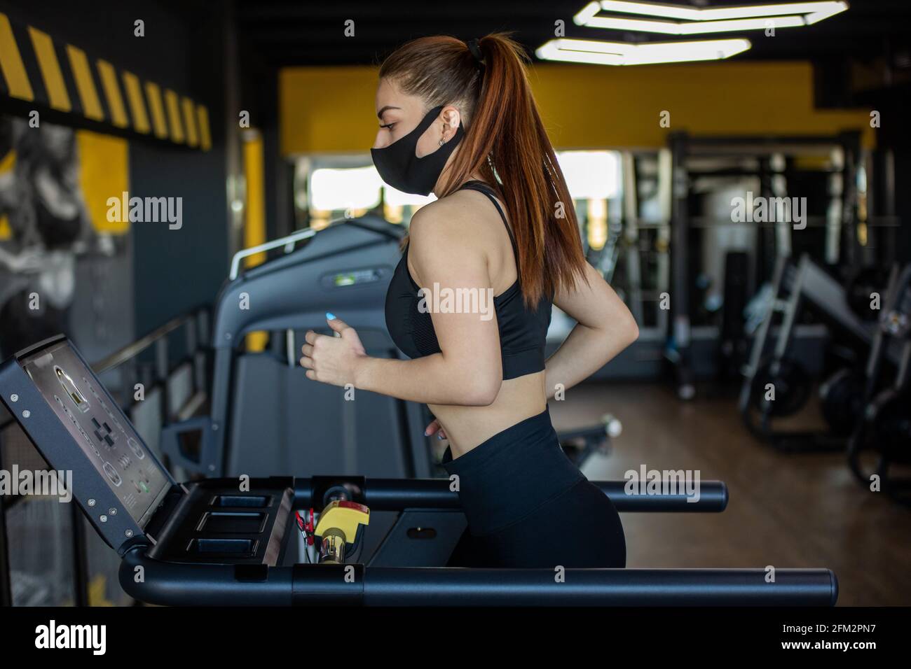 Young man treadmill mask hi-res stock photography and images - Alamy
