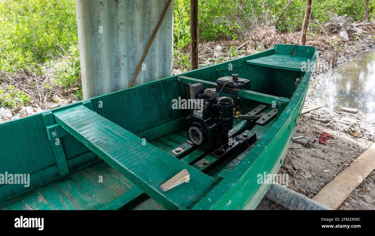 Handmade boat hi-res stock photography and images - Alamy